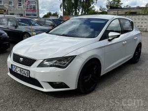 White SEAT Leon 2014 in Daugavpils, with an engine capacity of 2.00 L and mileage of 0 thousand km for 7850 €, photo 4 on AUTOMOTO.COM.LV