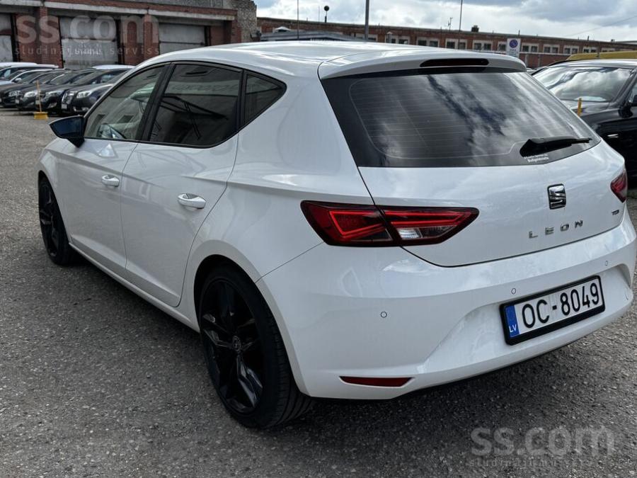 White SEAT Leon 2014 in Daugavpils, with an engine capacity of 2.00 L and mileage of 0 thousand km for 7850 €, photo 5 on AUTOMOTO.COM.LV