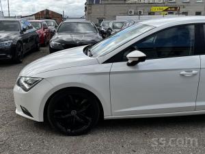 White SEAT Leon 2014 in Daugavpils, with an engine capacity of 2.00 L and mileage of 0 thousand km for 7850 €, photo 8 on AUTOMOTO.COM.LV
