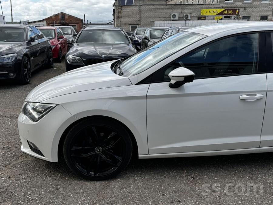 White SEAT Leon 2014 in Daugavpils, with an engine capacity of 2.00 L and mileage of 0 thousand km for 7850 €, photo 8 on AUTOMOTO.COM.LV