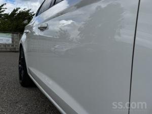 White SEAT Leon 2014 in Daugavpils, with an engine capacity of 2.00 L and mileage of 0 thousand km for 7850 €, photo 12 on AUTOMOTO.COM.LV