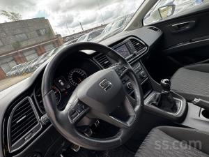 White SEAT Leon 2014 in Daugavpils, with an engine capacity of 2.00 L and mileage of 0 thousand km for 7850 €, photo 16 on AUTOMOTO.COM.LV