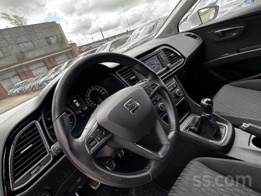 White SEAT Leon 2014 in Daugavpils, with an engine capacity of 2.00 L and mileage of 0 thousand km for 7850 €, photo 16 on AUTOMOTO.COM.LV