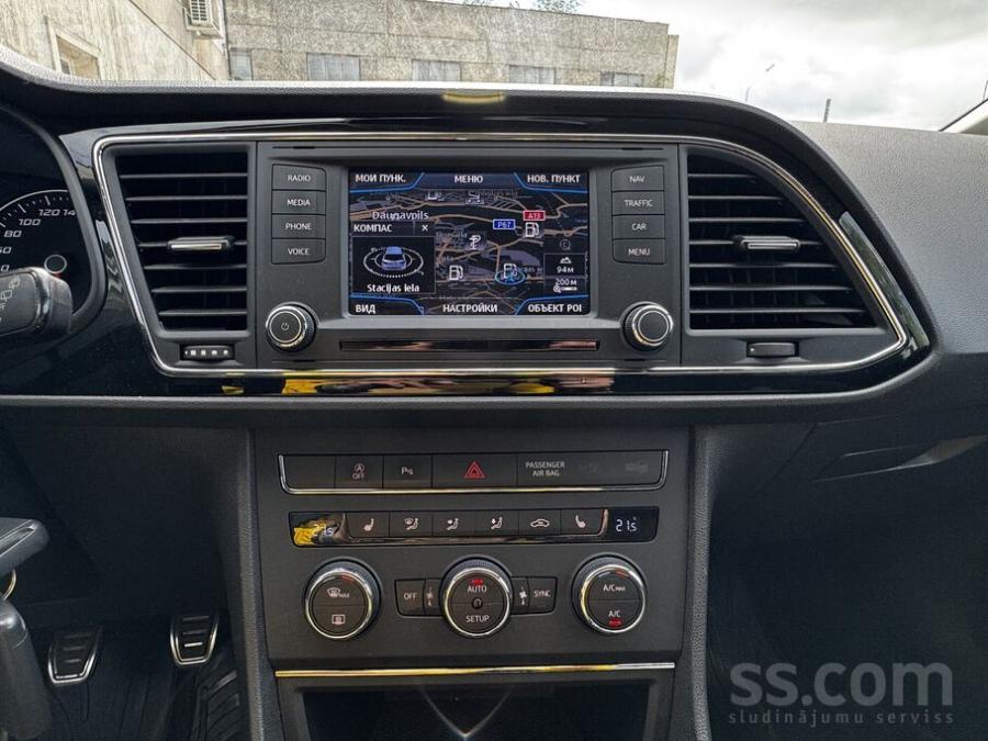 White SEAT Leon 2014 in Daugavpils, with an engine capacity of 2.00 L and mileage of 0 thousand km for 7850 €, photo 18 on AUTOMOTO.COM.LV