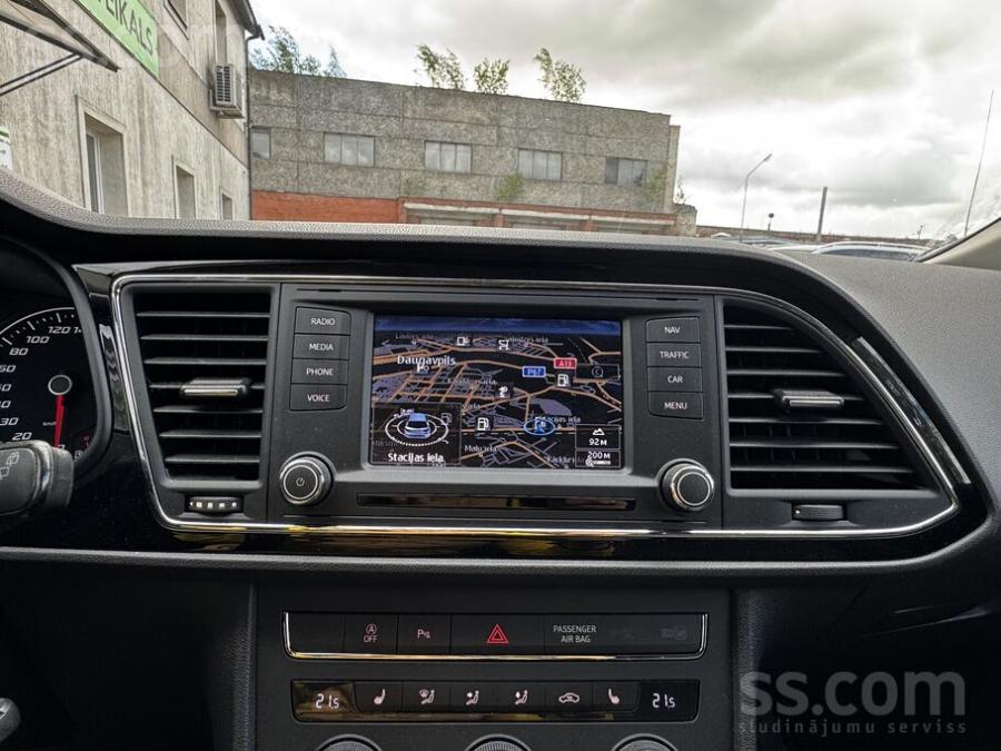 White SEAT Leon 2014 in Daugavpils, with an engine capacity of 2.00 L and mileage of 0 thousand km for 7850 €, photo 23 on AUTOMOTO.COM.LV