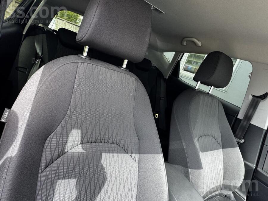 White SEAT Leon 2014 in Daugavpils, with an engine capacity of 2.00 L and mileage of 0 thousand km for 7850 €, photo 26 on AUTOMOTO.COM.LV