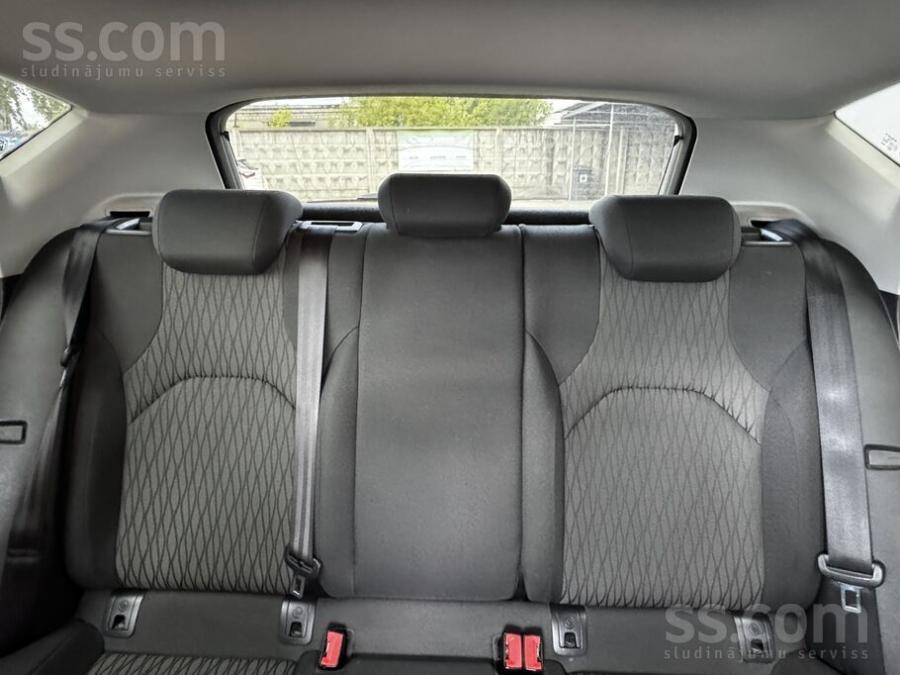 White SEAT Leon 2014 in Daugavpils, with an engine capacity of 2.00 L and mileage of 0 thousand km for 7850 €, photo 29 on AUTOMOTO.COM.LV