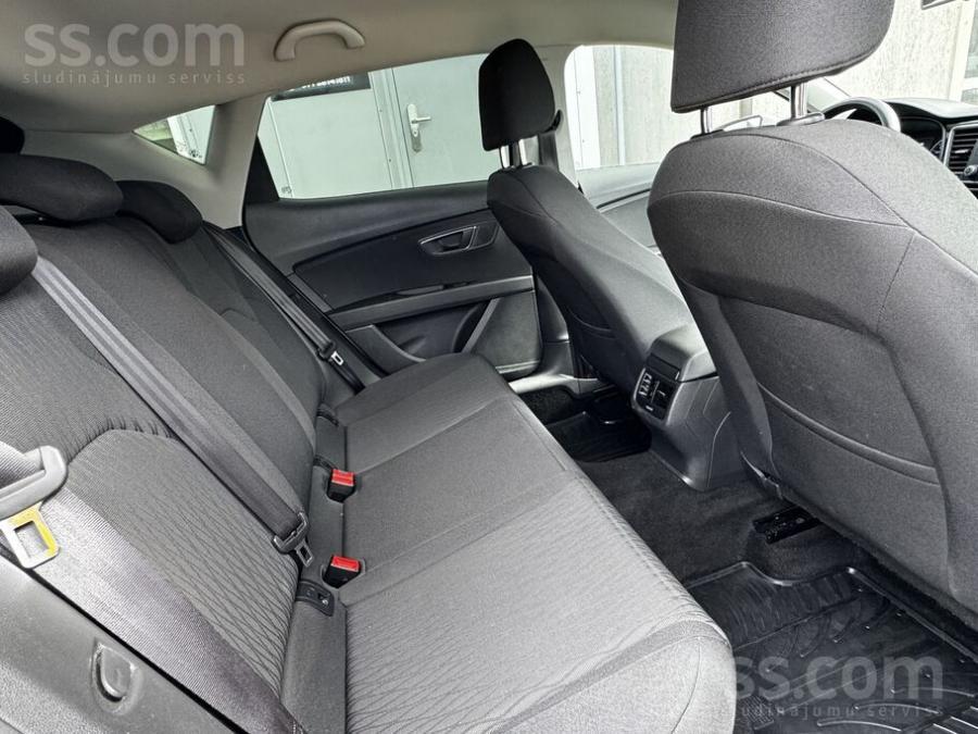 White SEAT Leon 2014 in Daugavpils, with an engine capacity of 2.00 L and mileage of 0 thousand km for 7850 €, photo 30 on AUTOMOTO.COM.LV
