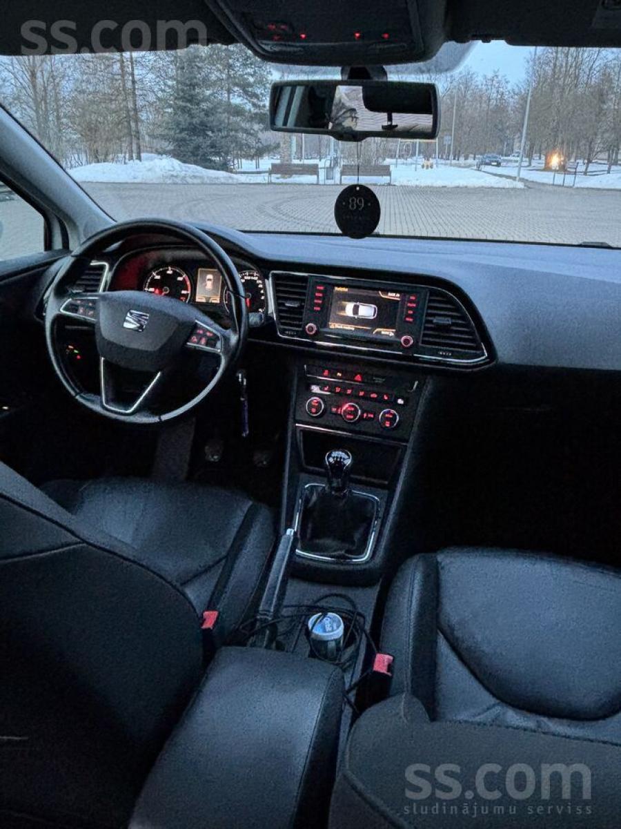 White SEAT Leon 2014 in Bauska, with an engine capacity of 1.60 L and mileage of 255 thousand km for 5800 €, photo 7 on AUTOMOTO.COM.LV