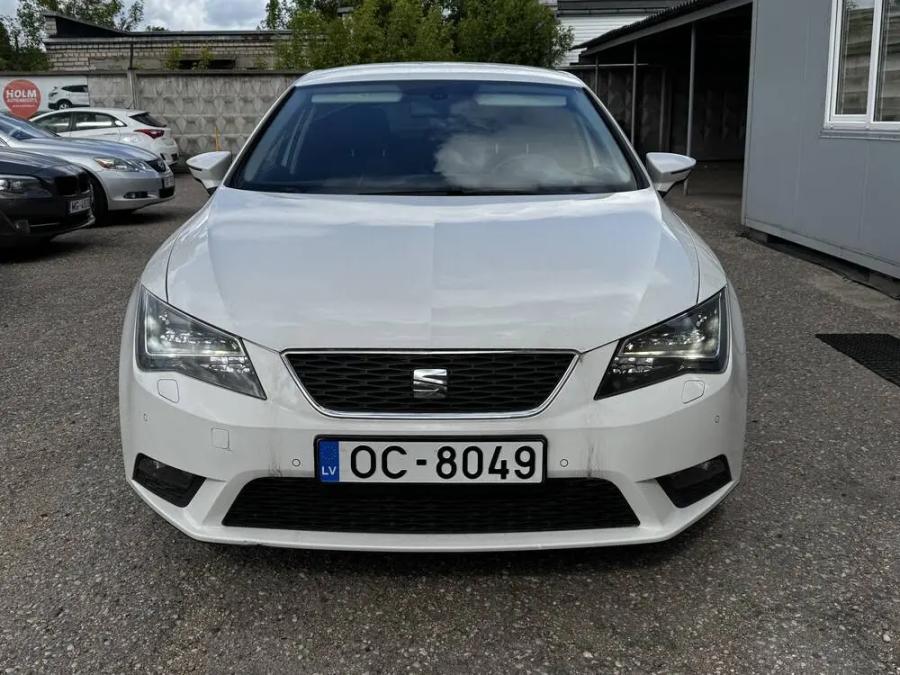 White SEAT Leon 2014 in Daugavpils, with an engine capacity of 2.00 L and mileage of 229 thousand km for 7850 €, photo 3 on AUTOMOTO.COM.LV