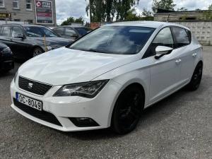 White SEAT Leon 2014 in Daugavpils, with an engine capacity of 2.00 L and mileage of 229 thousand km for 7850 €, photo 4 on AUTOMOTO.COM.LV