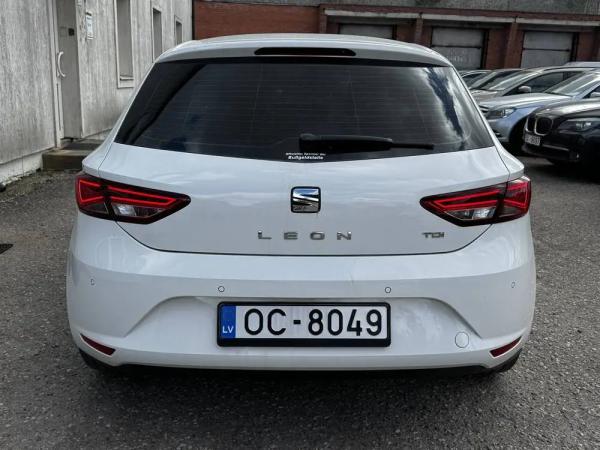 White SEAT Leon 2014 in Daugavpils, with an engine capacity of 2.00 L and mileage of 229 thousand km for 7850 €, photo 5 on AUTOMOTO.COM.LV