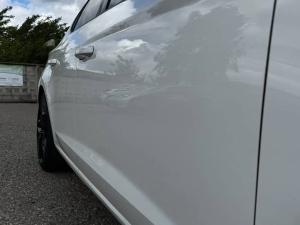 White SEAT Leon 2014 in Daugavpils, with an engine capacity of 2.00 L and mileage of 229 thousand km for 7850 €, photo 12 on AUTOMOTO.COM.LV