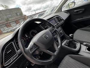 White SEAT Leon 2014 in Daugavpils, with an engine capacity of 2.00 L and mileage of 229 thousand km for 7850 €, photo 16 on AUTOMOTO.COM.LV