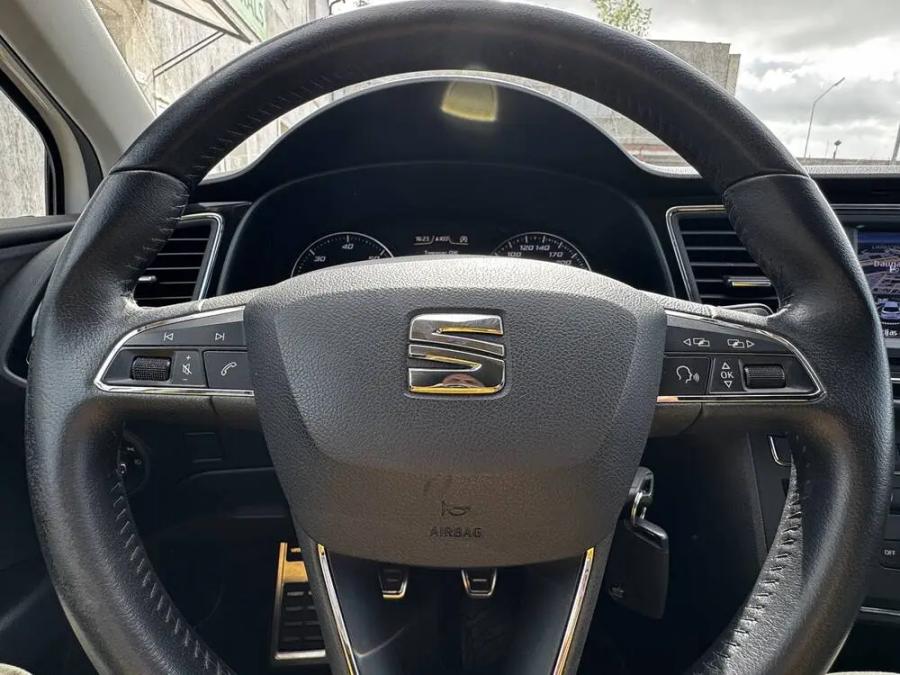White SEAT Leon 2014 in Daugavpils, with an engine capacity of 2.00 L and mileage of 229 thousand km for 7850 €, photo 20 on AUTOMOTO.COM.LV