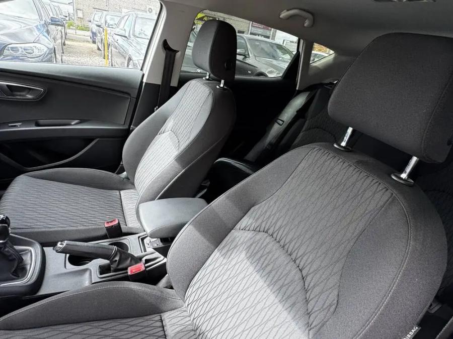 White SEAT Leon 2014 in Daugavpils, with an engine capacity of 2.00 L and mileage of 229 thousand km for 7850 €, photo 25 on AUTOMOTO.COM.LV