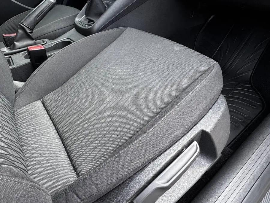 White SEAT Leon 2014 in Daugavpils, with an engine capacity of 2.00 L and mileage of 229 thousand km for 7850 €, photo 27 on AUTOMOTO.COM.LV