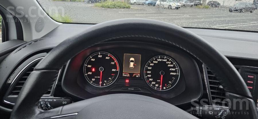 White SEAT Leon 2014 in Riga, with an engine capacity of 1.40 L and mileage of 317 thousand km for 4950 €, photo 7 on AUTOMOTO.COM.LV
