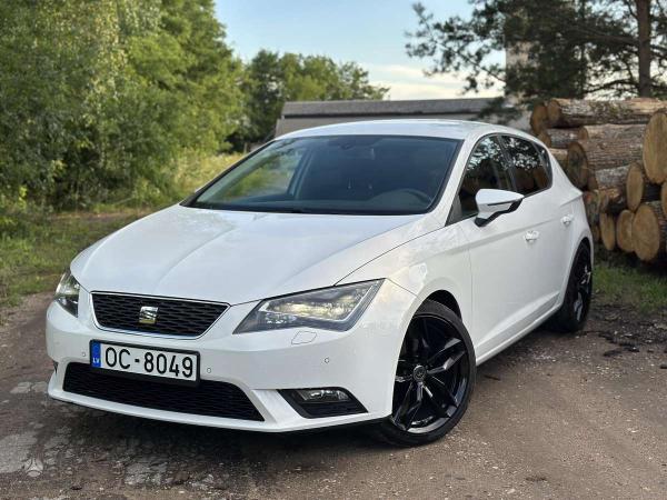 White SEAT Leon 2014 in Daugavpils, with an engine capacity of 1.97 L and mileage of 230 thousand km for 7450 €, photo 1 on AUTOMOTO.COM.LV