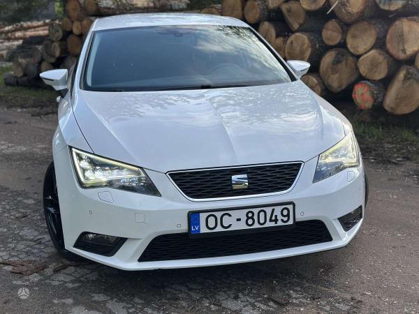 White SEAT Leon 2014 in Daugavpils, with an engine capacity of 1.97 L and mileage of 230 thousand km for 7450 €, photo 3 on AUTOMOTO.COM.LV