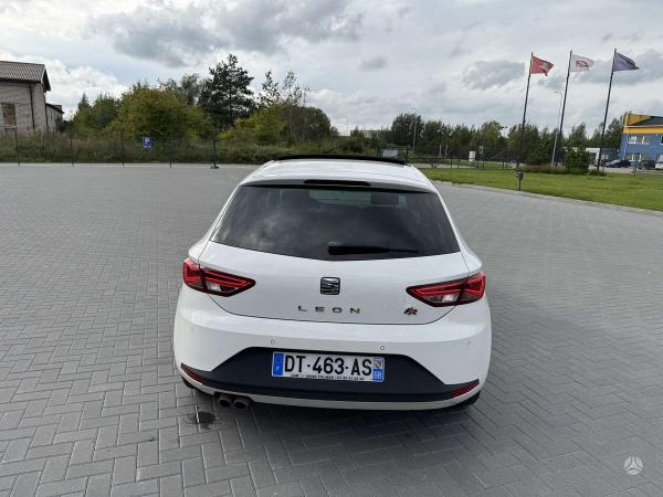 SEAT Leon 2015 in Telschi on AUTOMOTO.COM.LV White SEAT Leon 2015 in Telschi, with an engine capacity of 1.97 L and mileage of 225 thousand km for 8200 €, photo 6 on AUTOMOTO.COM.LV
