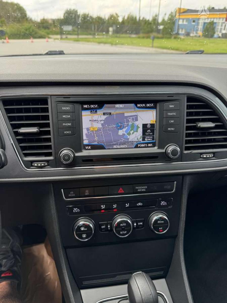 White SEAT Leon 2015 in Telschi, with an engine capacity of 1.97 L and mileage of 225 thousand km for 8200 €, photo 35 on AUTOMOTO.COM.LV