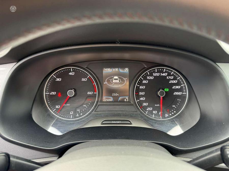 White SEAT Leon 2015 in Telschi, with an engine capacity of 1.97 L and mileage of 225 thousand km for 8200 €, photo 39 on AUTOMOTO.COM.LV