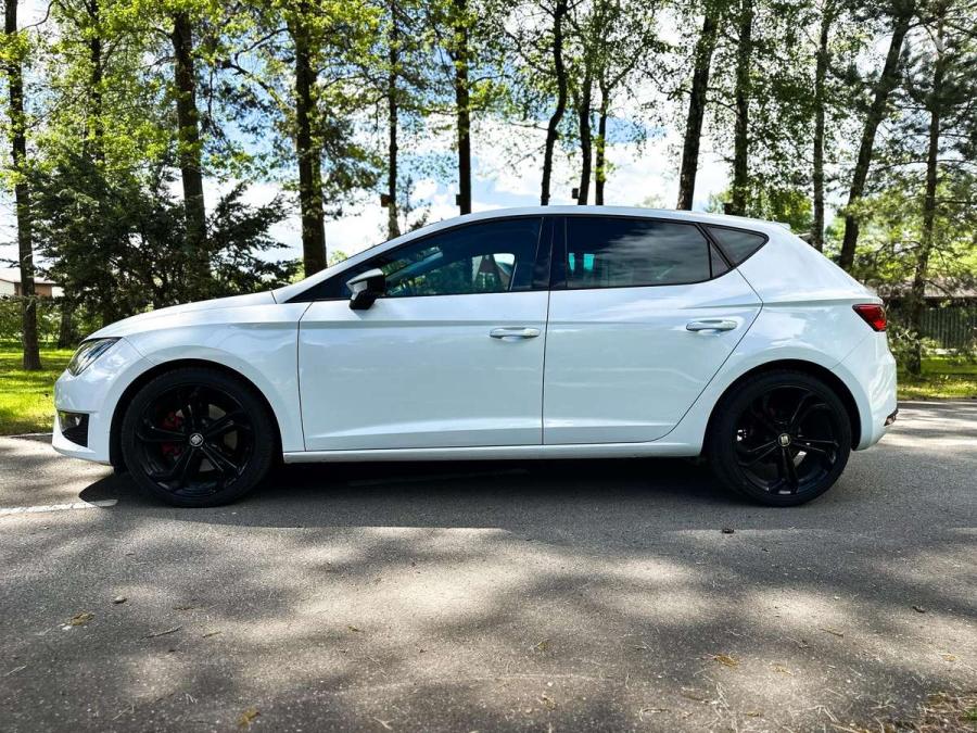 Balts SEAT Leon 2016 Šauļi, ar dzinēja tilpumu 1.97 L un nobraukumu 210 tūkst. km par 8000 €, foto 9 vietnē AUTOMOTO.COM.LV