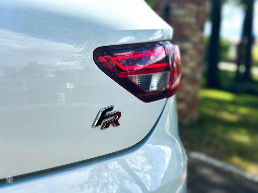 Balts SEAT Leon 2016 Šauļi, ar dzinēja tilpumu 1.97 L un nobraukumu 210 tūkst. km par 8000 €, foto 14 vietnē AUTOMOTO.COM.LV