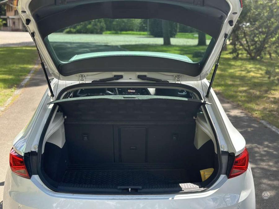 Balts SEAT Leon 2016 Šauļi, ar dzinēja tilpumu 1.97 L un nobraukumu 210 tūkst. km par 8000 €, foto 16 vietnē AUTOMOTO.COM.LV