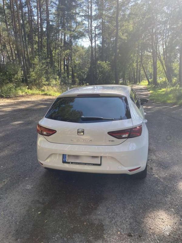 White SEAT Leon 2016 in Varena, with an engine capacity of 1.20 L and mileage of 211 thousand km for 6200 €, photo 4 on AUTOMOTO.COM.LV