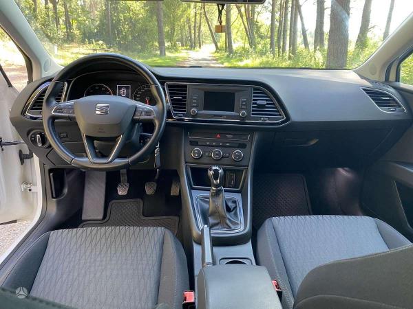 White SEAT Leon 2016 in Varena, with an engine capacity of 1.20 L and mileage of 211 thousand km for 6200 €, photo 8 on AUTOMOTO.COM.LV