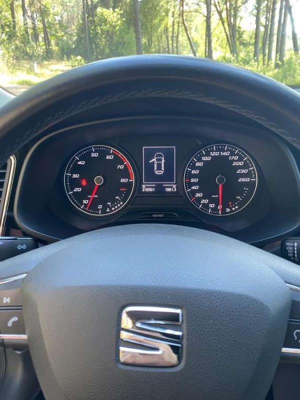 White SEAT Leon 2016 in Varena, with an engine capacity of 1.20 L and mileage of 211 thousand km for 6200 €, photo 9 on AUTOMOTO.COM.LV