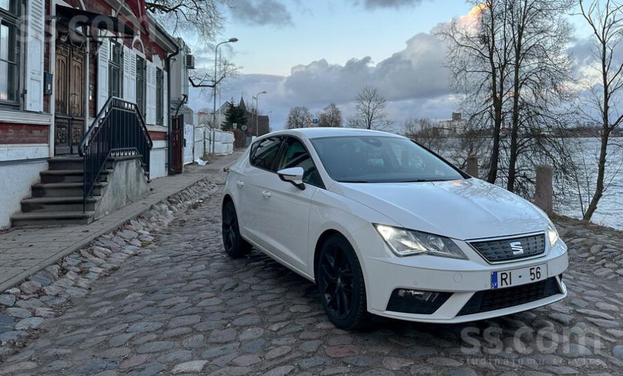 White SEAT Leon 2017 in Riga, with an engine capacity of 1.00 L and mileage of 205 thousand km for 8799 €, photo 3 on AUTOMOTO.COM.LV