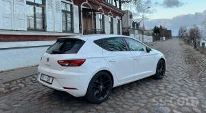 White SEAT Leon 2017 in Riga, with an engine capacity of 1.00 L and mileage of 205 thousand km for 8799 €, photo 4 on AUTOMOTO.COM.LV