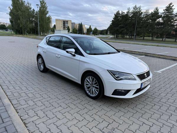 White SEAT Leon 2019 in Panevezys, with an engine capacity of 1.60 L and mileage of 176 thousand km for 10500 €, photo 4 on AUTOMOTO.COM.LV