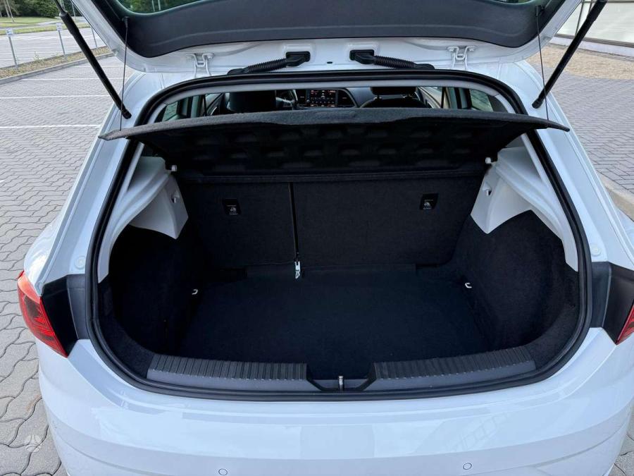 White SEAT Leon 2019 in Panevezys, with an engine capacity of 1.60 L and mileage of 176 thousand km for 10500 €, photo 16 on AUTOMOTO.COM.LV