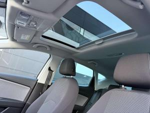 White SEAT Leon 2019 in Panevezys, with an engine capacity of 1.60 L and mileage of 176 thousand km for 10500 €, photo 19 on AUTOMOTO.COM.LV