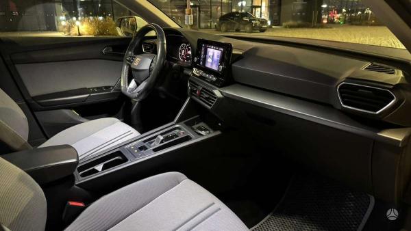 White SEAT Leon 2021 in Vilnius, with an engine capacity of 1.97 L and mileage of 28 thousand km for 11999 €, photo 11 on AUTOMOTO.COM.LV