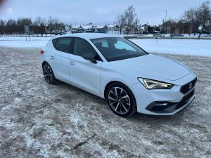 White SEAT Leon 2021 in Panevezys, with an engine capacity of 1.50 L and mileage of 17 thousand km for 16000 €, photo  on AUTOMOTO.COM.LV