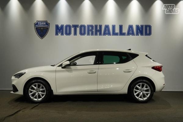 White SEAT Leon 2022 in Kaunas, with an engine capacity of 0.00 L and mileage of 13 thousand km for 22159 €, photo 1 on AUTOMOTO.COM.LV