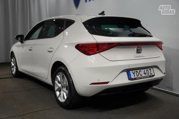 White SEAT Leon 2022 in Kaunas, with an engine capacity of 0.00 L and mileage of 13 thousand km for 22159 €, photo 3 on AUTOMOTO.COM.LV