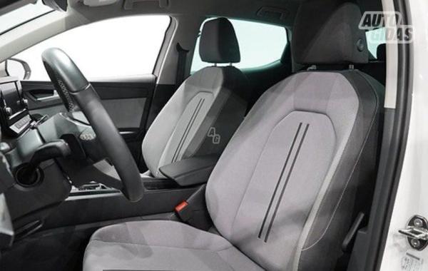 Balts SEAT Leon 2022 Kauņa, ar dzinēja tilpumu 0.00 L un nobraukumu 13 tūkst. km par 22453 €, foto 4 vietnē AUTOMOTO.COM.LV
