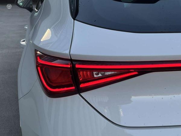 White SEAT Leon 2022 in Vilnius, with an engine capacity of 1.50 L and mileage of 152 thousand km for 13903 €, photo 6 on AUTOMOTO.COM.LV