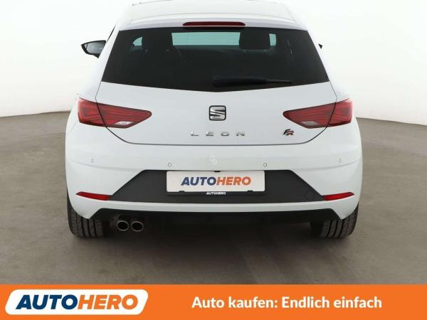 White SEAT Leon 2019 in Kaunas, with an engine capacity of 1.50 L and mileage of 36 thousand km for 21834 €, photo 5 on AUTOMOTO.COM.LV