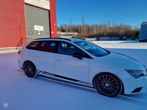 White SEAT Leon 2014 in Kaunas, with an engine capacity of 1.60 L and mileage of 285 thousand km for 6150 €, photo 4 on AUTOMOTO.COM.LV