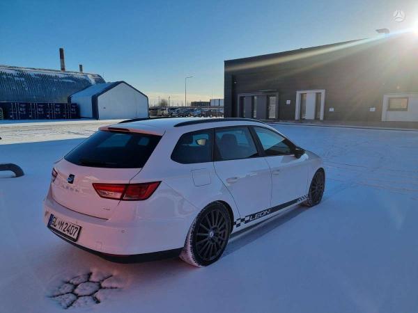 White SEAT Leon 2014 in Kaunas, with an engine capacity of 1.60 L and mileage of 285 thousand km for 6150 €, photo 5 on AUTOMOTO.COM.LV