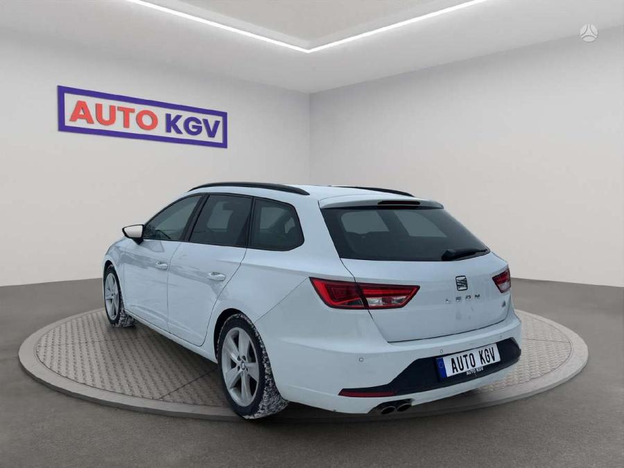 White SEAT Leon 2014 in Kaunas, with an engine capacity of 2.00 L and mileage of 208 thousand km for 6999 €, photo 3 on AUTOMOTO.COM.LV