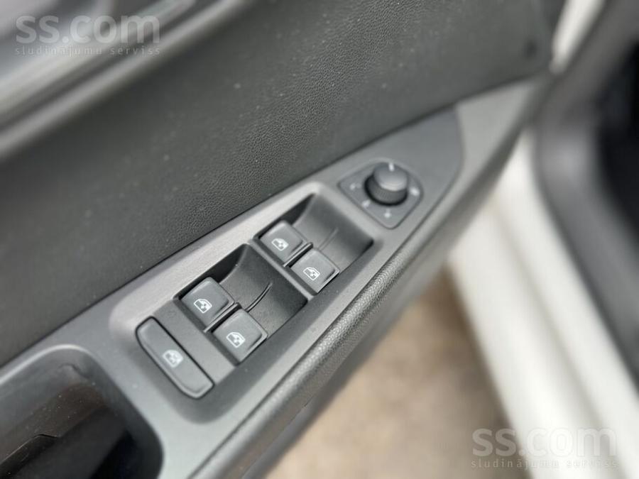 Balts SEAT Leon 2014 Liepāja, ar dzinēja tilpumu 1.60 L un nobraukumu 272 tūkst. km par 6850 €, foto 21 vietnē AUTOMOTO.COM.LV