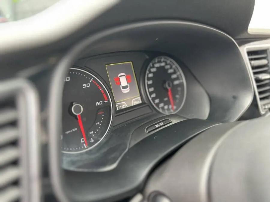 Balts SEAT Leon 2014 Liepāja, ar dzinēja tilpumu 1.60 L un nobraukumu 272 tūkst. km par 6850 €, foto 14 vietnē AUTOMOTO.COM.LV